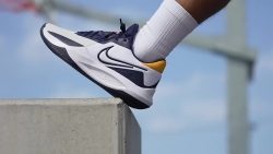Cut in half: Nike Precision 6 Review | RunRepeat