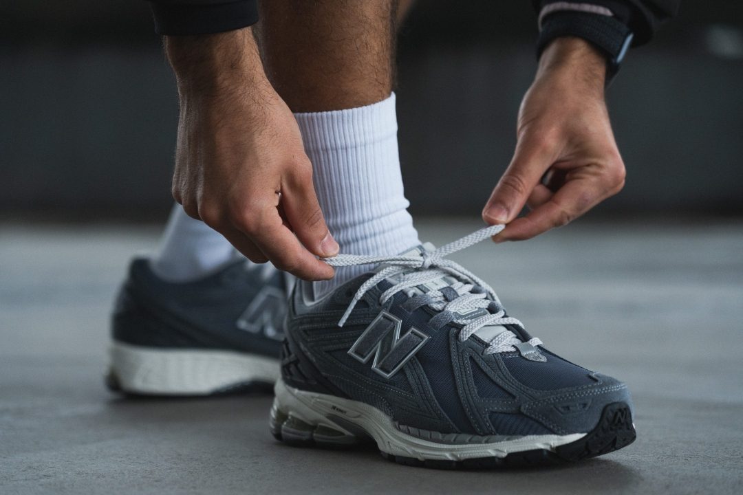 Cut in half: New Balance 1906R Review | RunRepeat