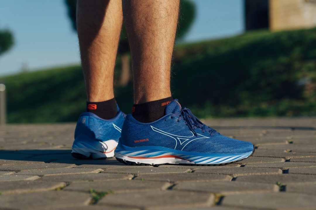 Cut in half: Mizuno Wave Rider 26 Review | RunRepeat