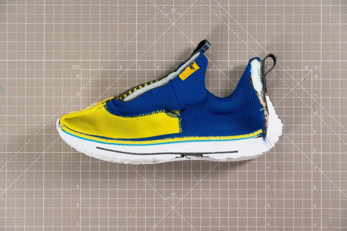 Cut in half: Under Armour Curry Flow 10 Review | RunRepeat