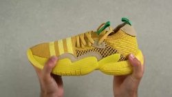 Cut in half: Adidas Trae Young 2 Review | RunRepeat