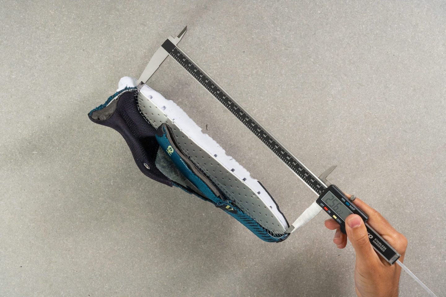 Cut in half: Hoka Solimar Review (2023) | RunRepeat