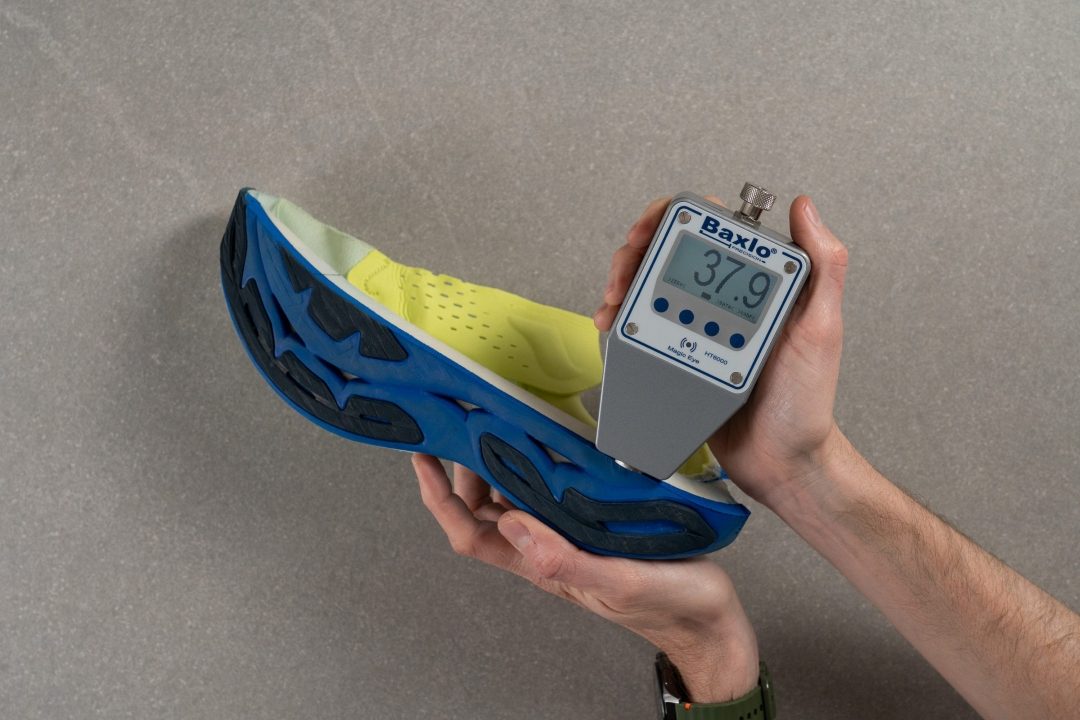 Cut in half: ASICS Superblast Review | RunRepeat