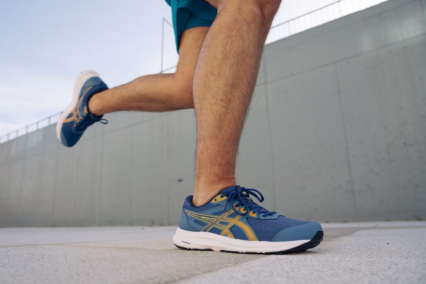 Cut in half: ASICS Gel Contend 8 Review | RunRepeat