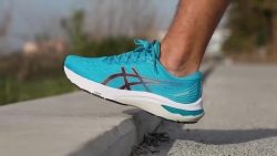 Cut in half: ASICS GT 2000 11 Review | RunRepeat