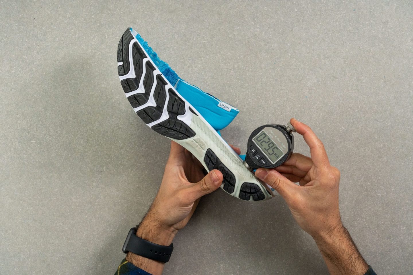 Cut in half: ASICS GT 2000 11 Review | RunRepeat