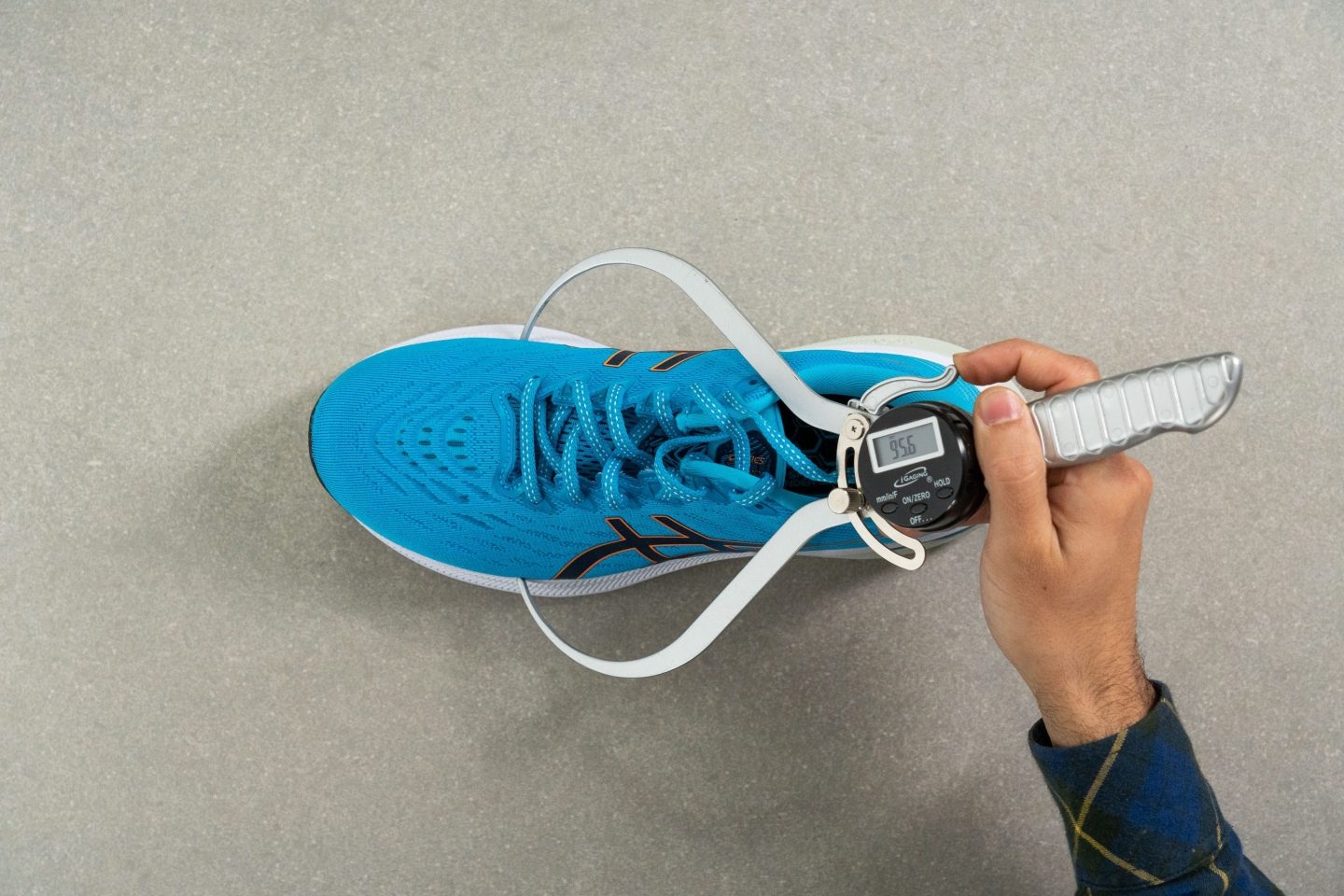 Cut in half: ASICS GT 2000 11 Review | RunRepeat