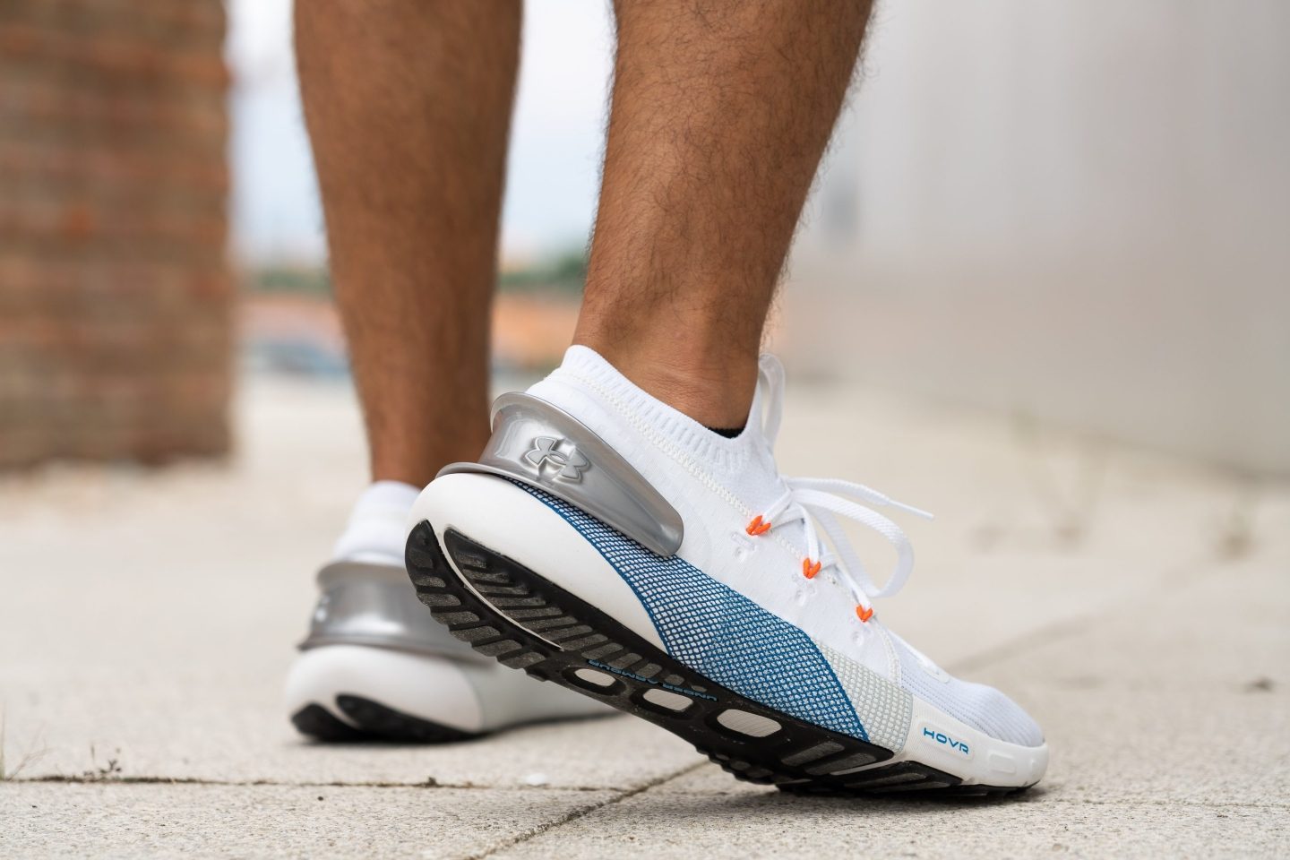 Cut in half: Under Armour HOVR Phantom 3 Review | RunRepeat