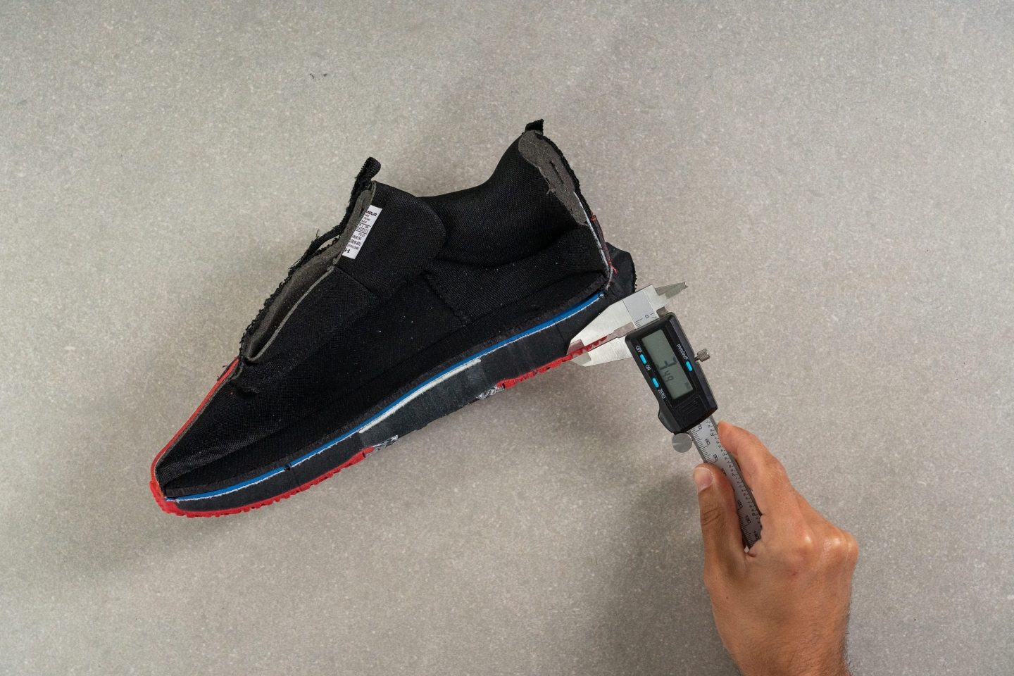 Cut in half: Under Armour Lockdown 6 Review | RunRepeat