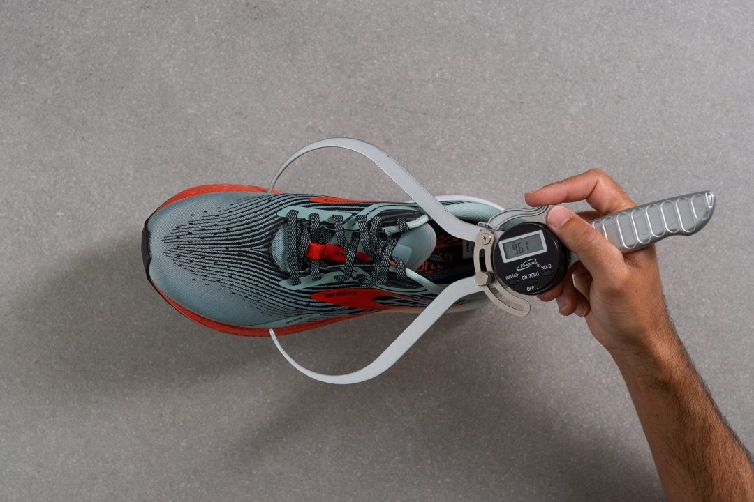 Cut in half: Brooks Hyperion Max Review | RunRepeat