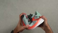 Cut in half: Brooks Hyperion Max Review | RunRepeat