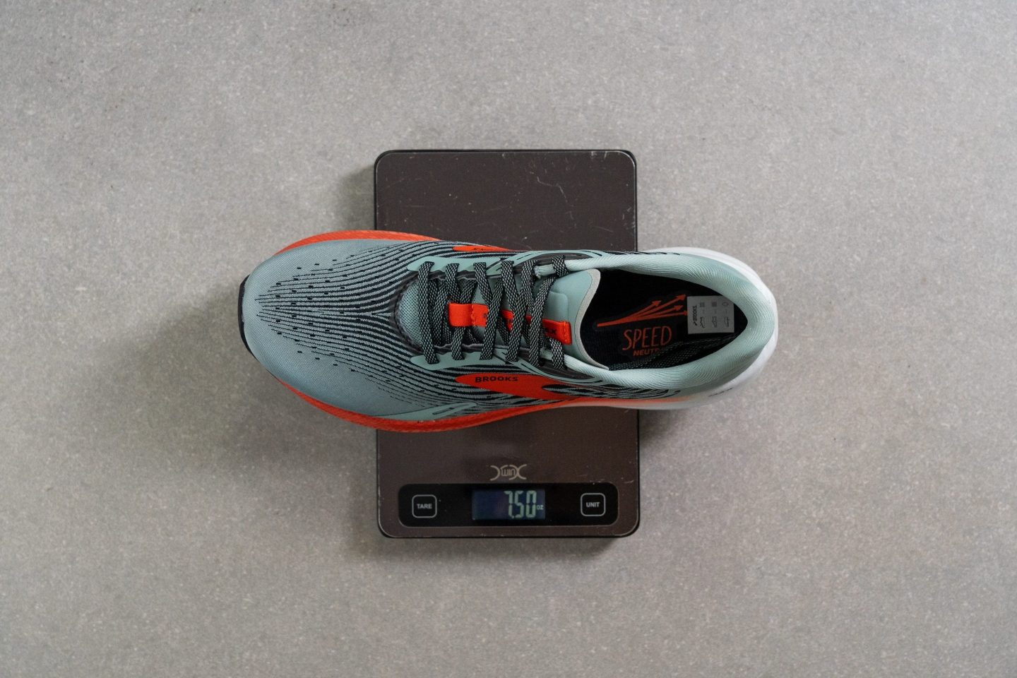 Cut in half: Brooks Hyperion Max Review | RunRepeat