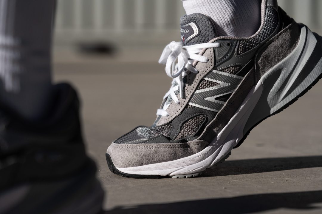 Cut in half: New Balance 990 v6 Review | RunRepeat