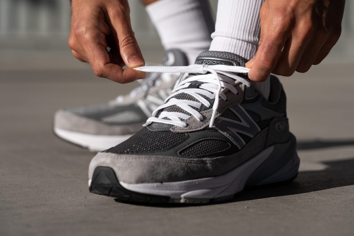 Cortadas por la mitad: Análisis y review de las New Balance 990 v6 | RunRepeat