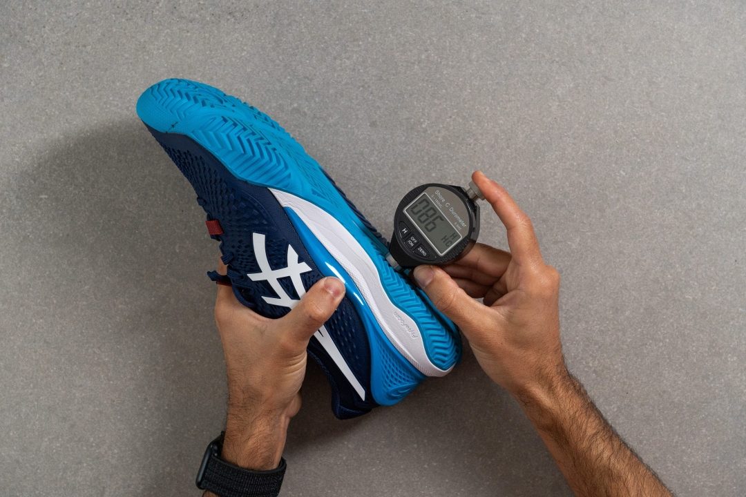 Cut in half: ASICS Gel Resolution 9 Review (2023) | RunRepeat