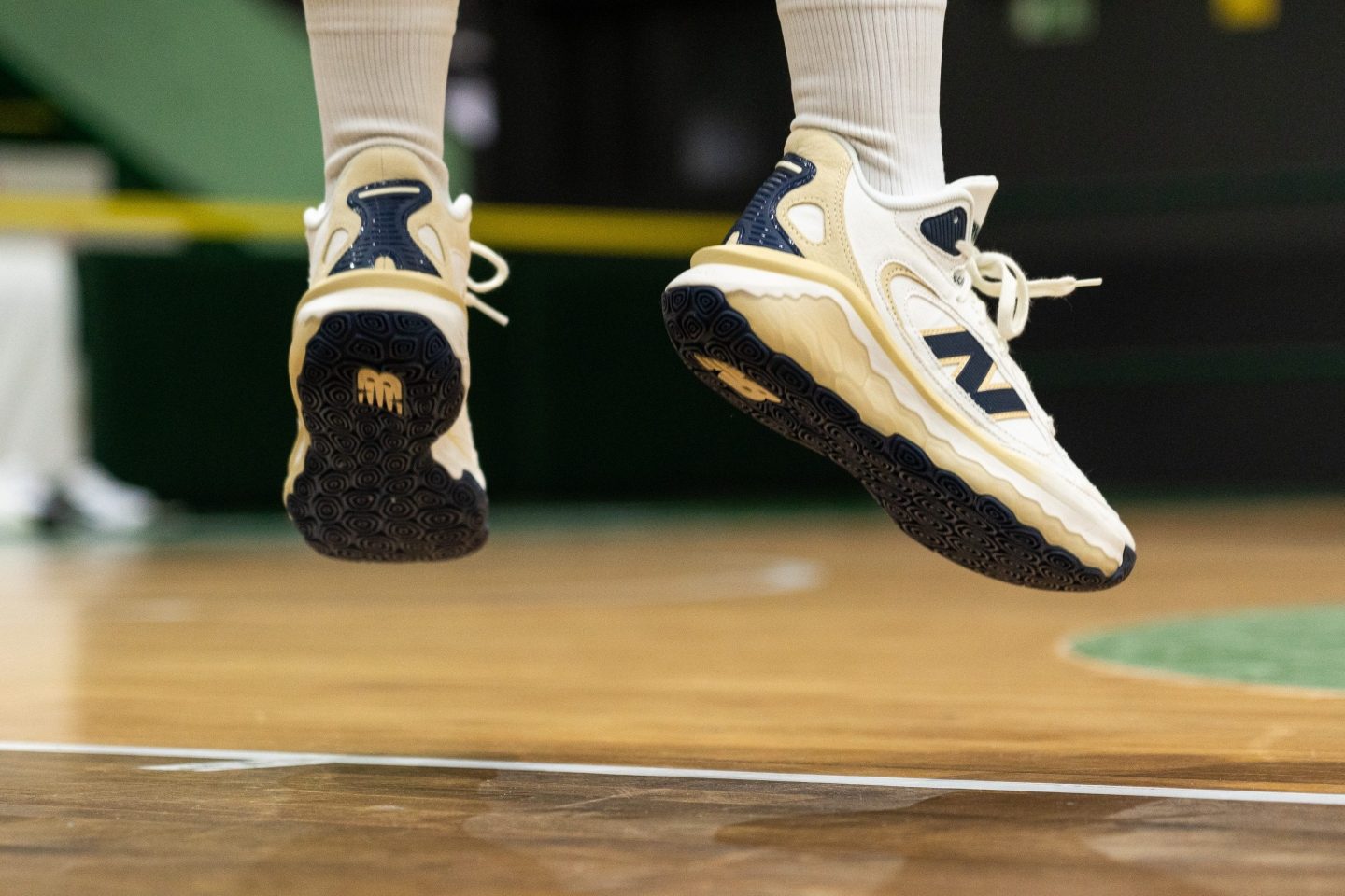 Cut in half: New Balance Fresh Foam BB Review | RunRepeat