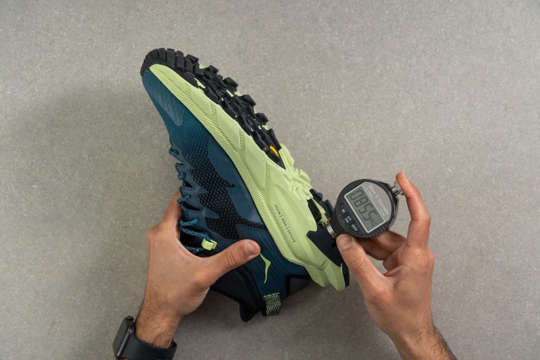 Cortadas por la mitad: Análisis y review de las Hoka Trail Code GTX ...