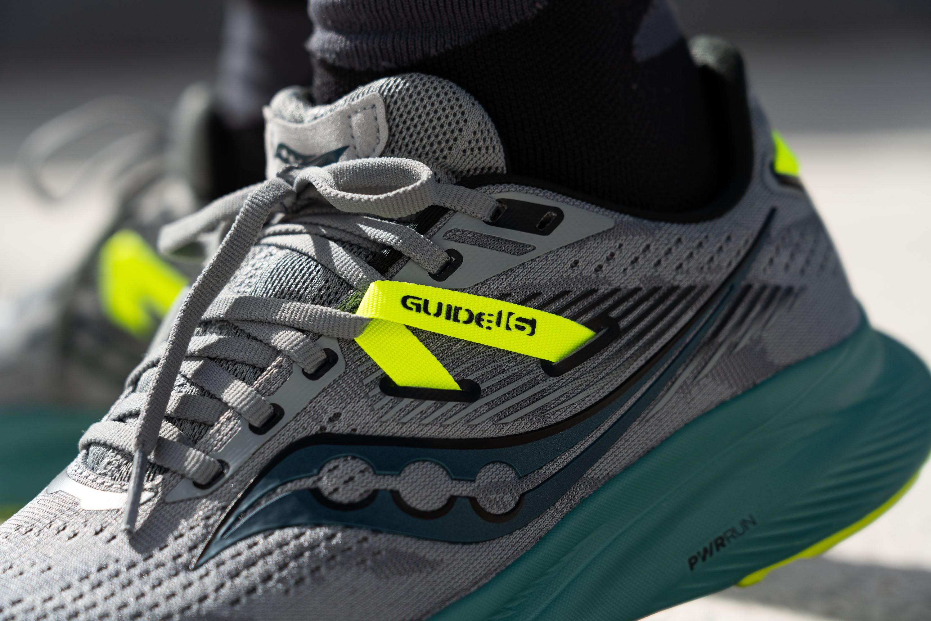 Cut in half: Saucony Guide 16 Review (2023) | RunRepeat