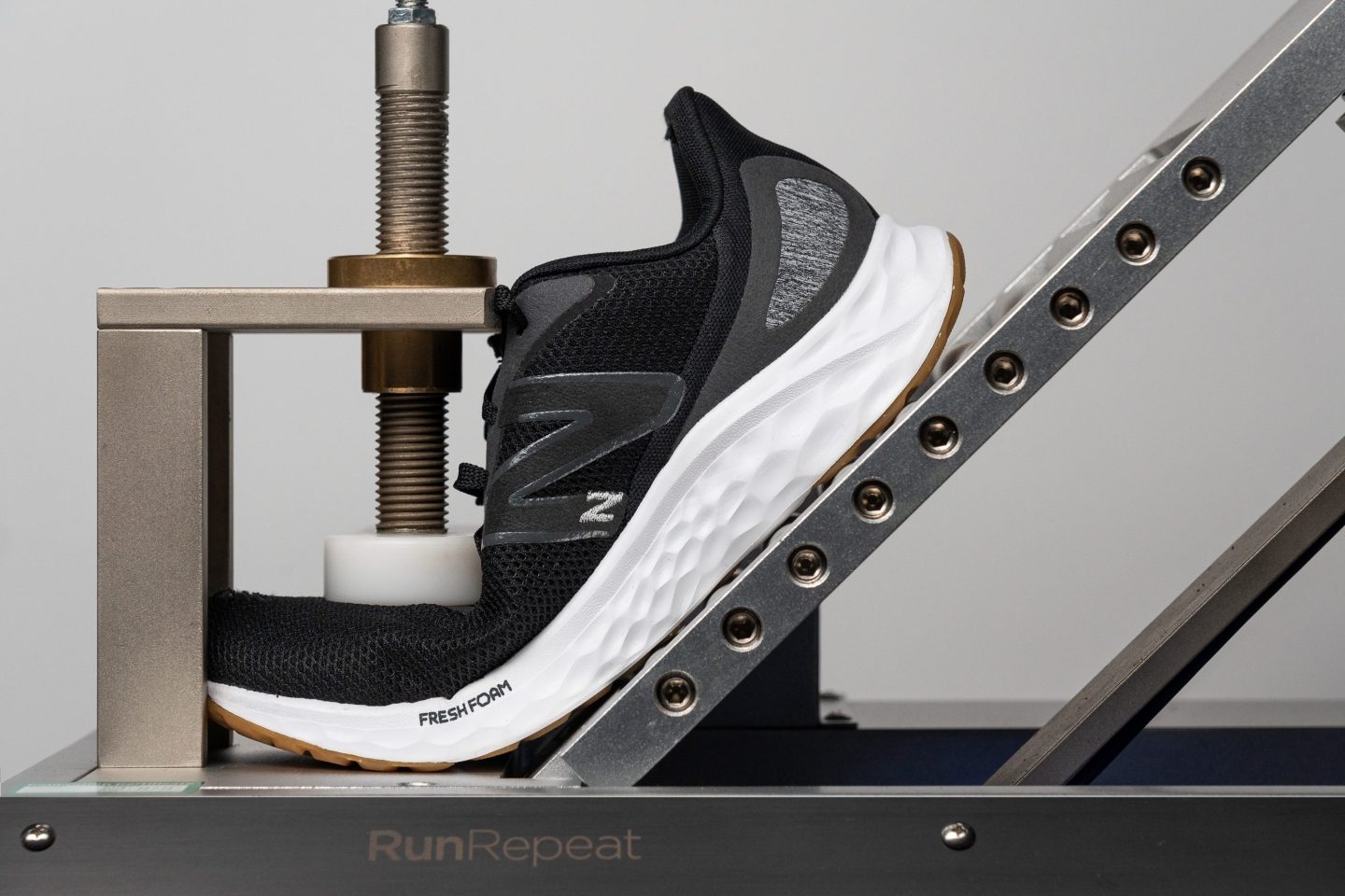 Cut in half: New Balance Fresh Foam Arishi v4 Review | RunRepeat