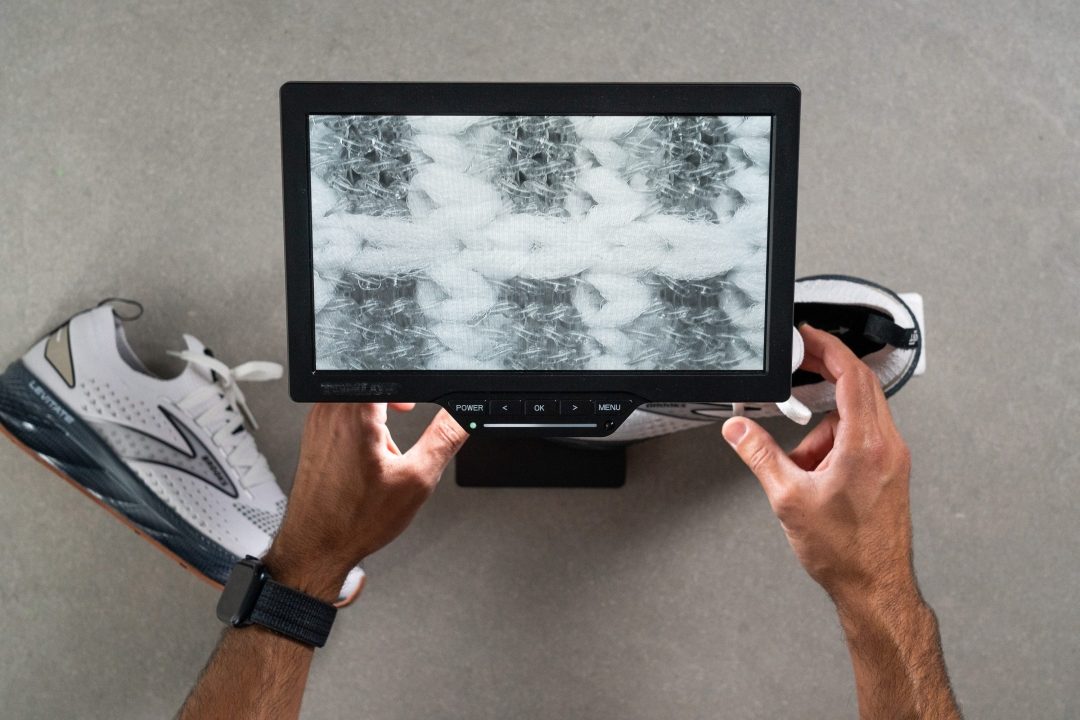 Cut in half: Brooks Levitate Stealthfit 6 Review | RunRepeat