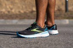 7 Best Running Shoes For Overpronation in 2024 | RunRepeat