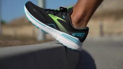 7 Best Running Shoes For Plantar Fasciitis | RunRepeat