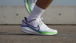 Cortadas por la mitad: Análisis y review de las Nike Vomero 17 (2024) | RunRepeat