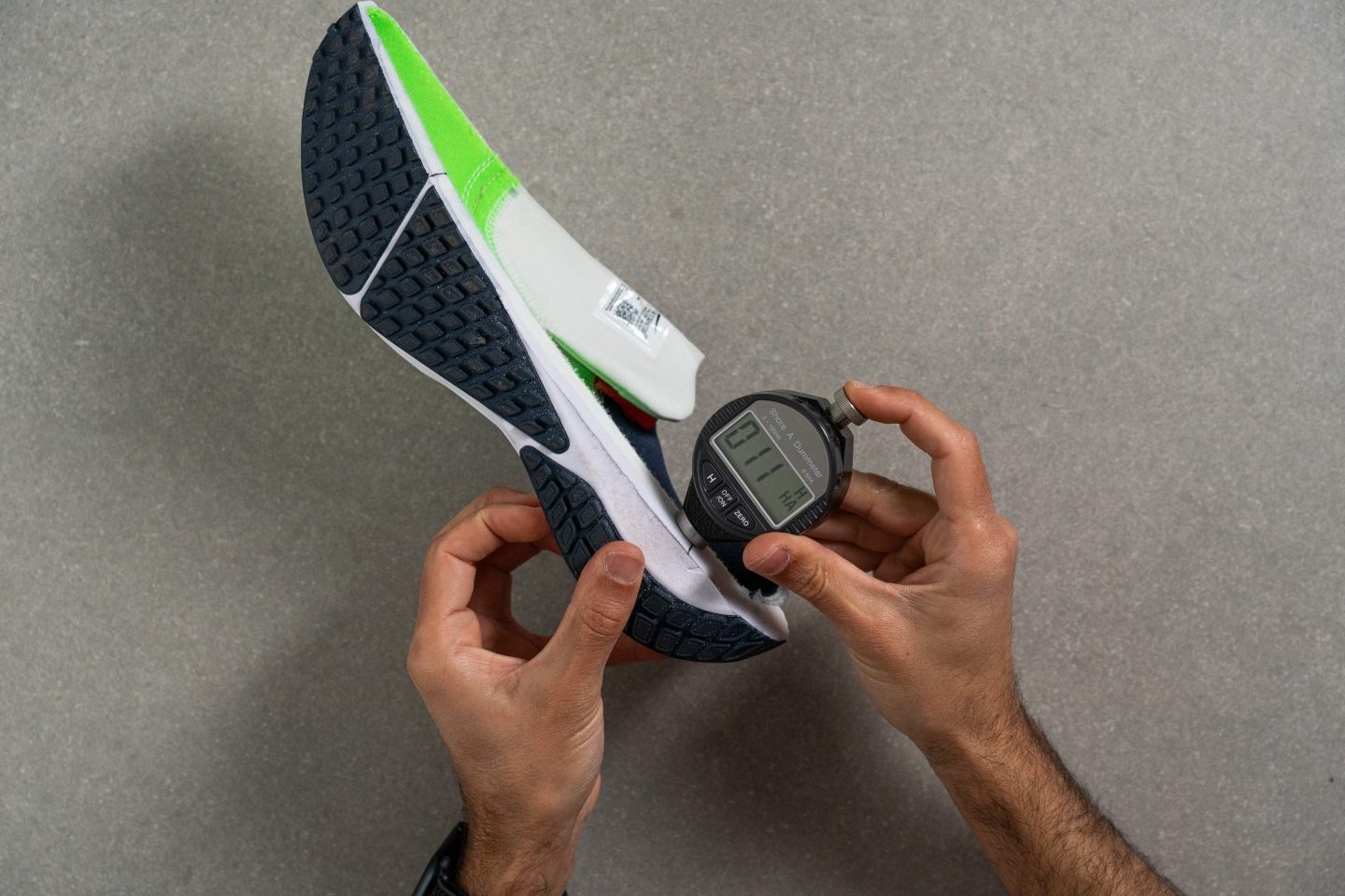 Cortadas por la mitad: Análisis y review de las Nike Vomero 17 (2024) | RunRepeat