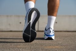 Cortadas por la mitad: Análisis y review de las Nike Vomero 17 (2024) | RunRepeat