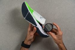 Cortadas por la mitad: Análisis y review de las Nike Vomero 17 (2024) | RunRepeat
