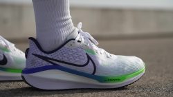 Cortadas por la mitad: Análisis y review de las Nike Vomero 17 (2024) | RunRepeat