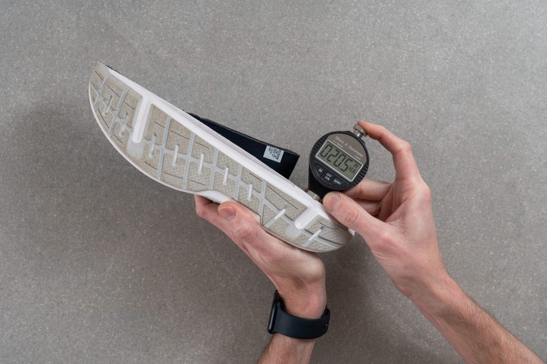 Cut in half: Salomon Aero Glide Review | RunRepeat