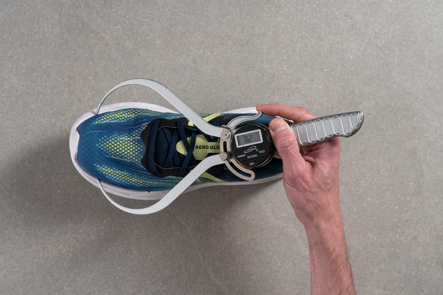 Cut in half: Salomon Aero Glide Review | RunRepeat