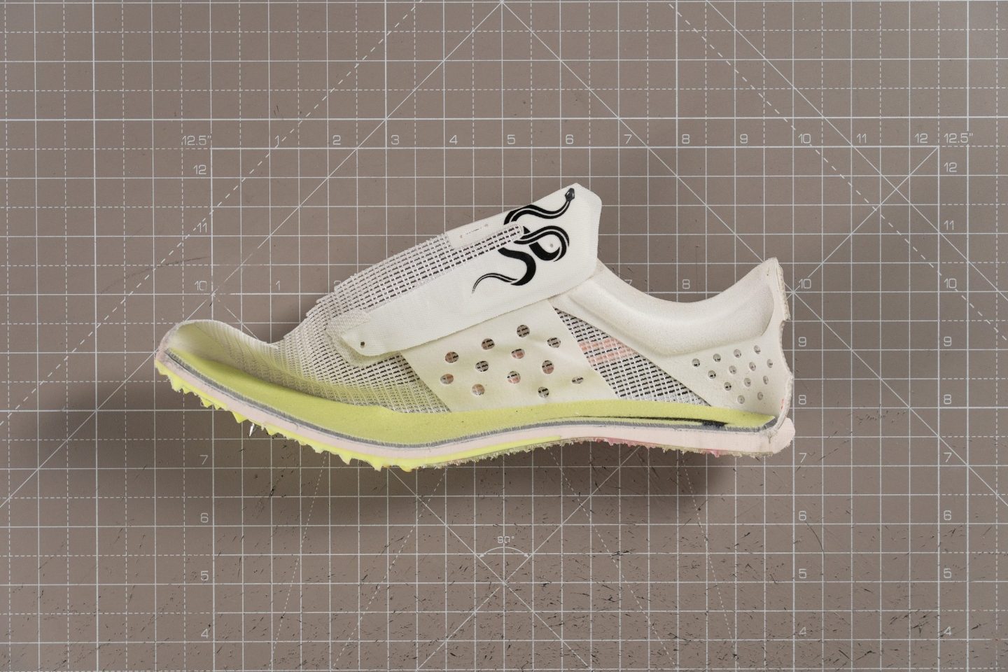 Cut in half: Nike Zoom Mamba 6 Review (2025) | RunRepeat