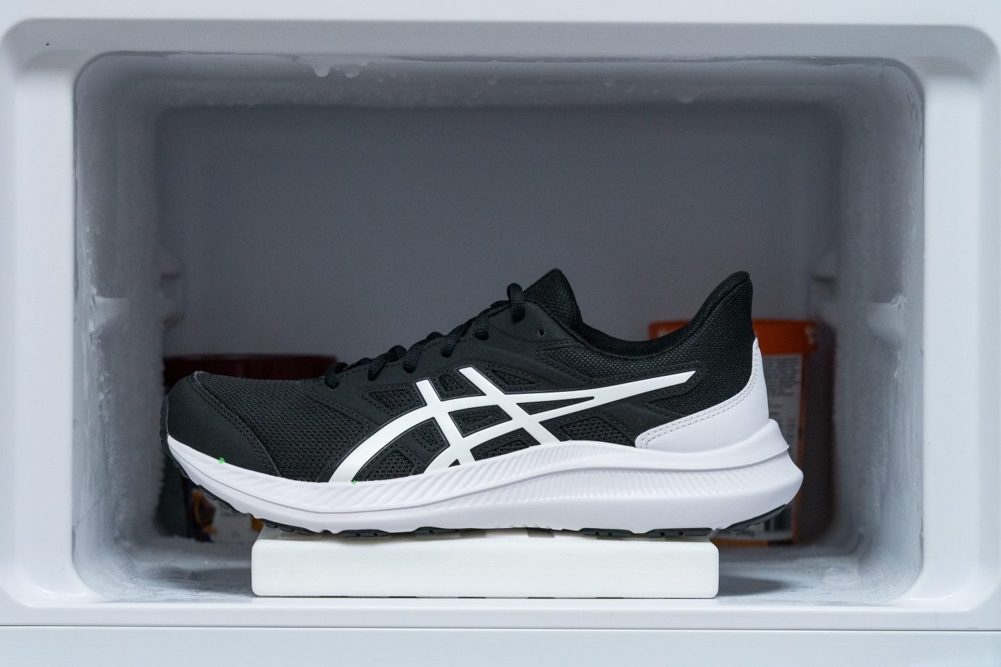 Cut in half: ASICS Jolt 4 Review (2024) | RunRepeat