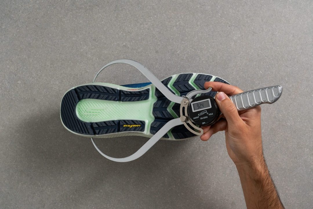Cortadas por la mitad: Análisis y review de las Skechers GO RUN Ride 11 ...