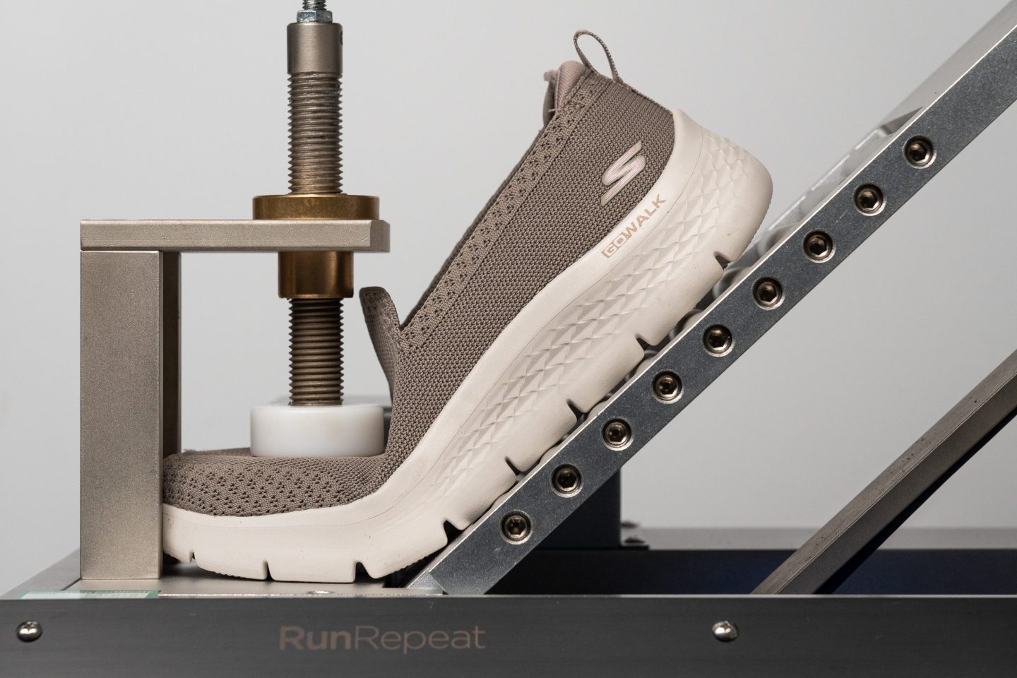 Cut in half: Skechers GO WALK Flex Review | RunRepeat
