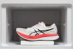 Cut in half: ASICS Magic Speed 3 Review | RunRepeat