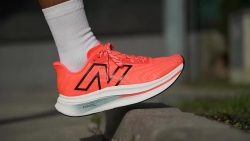 Cut in half: New Balance FuelCell SuperComp Trainer v2 Review | RunRepeat