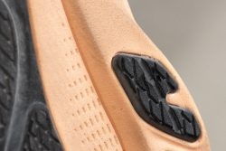 Cut in half: ASICS Gel Kayano 30 Review | RunRepeat