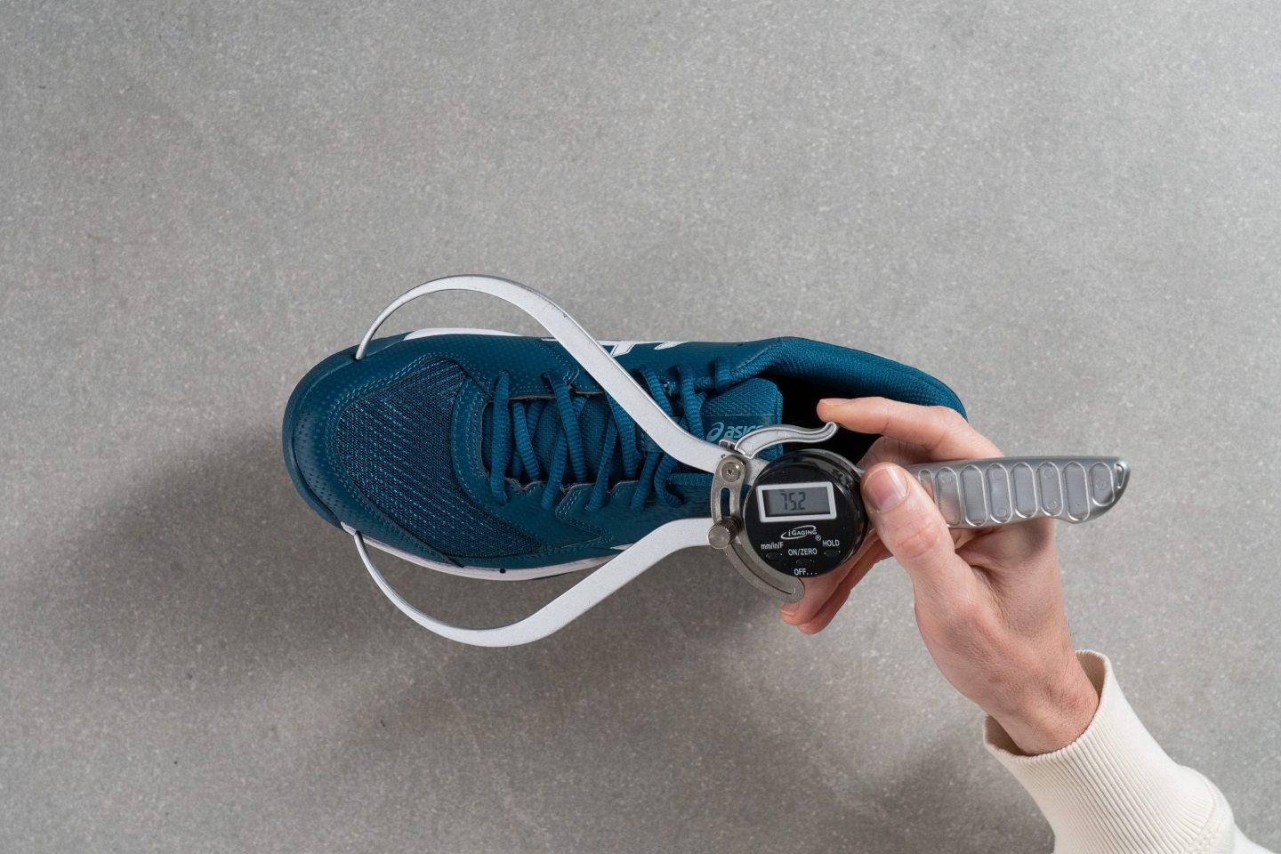 Cut in half: Asics Gel Dedicate 8 Review (2024) | RunRepeat