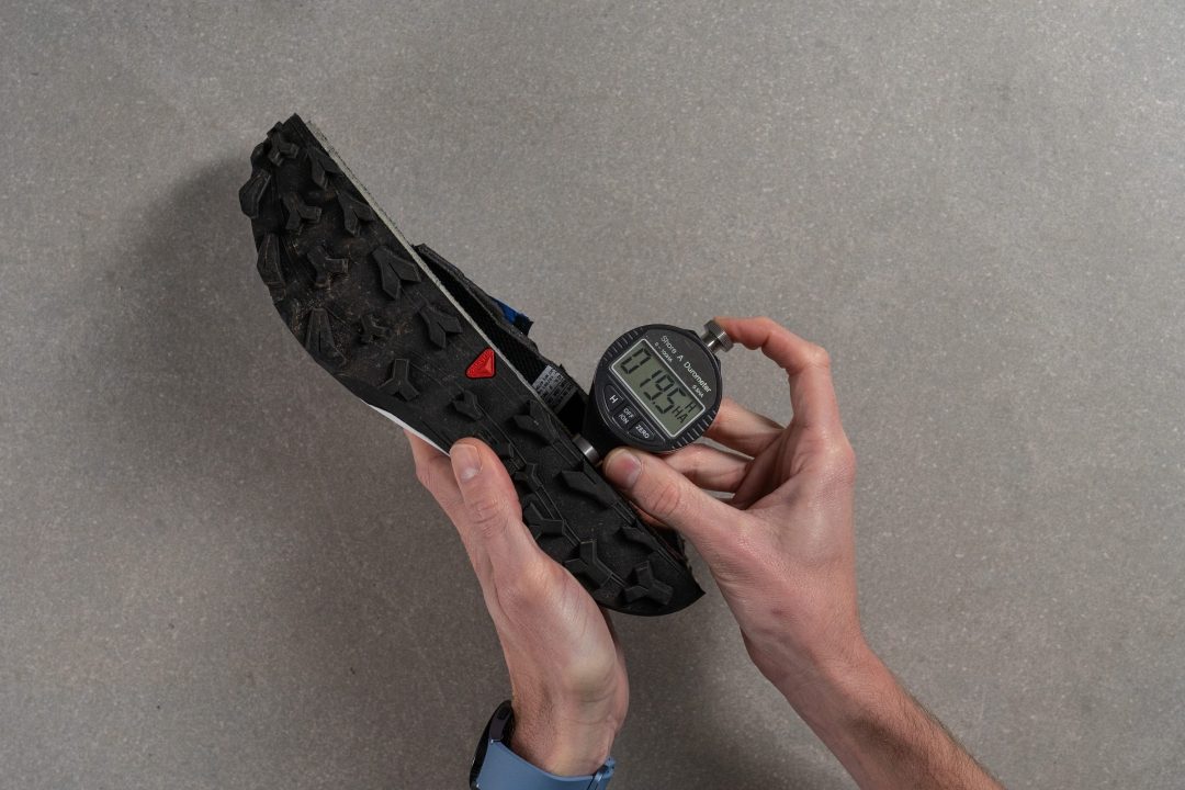 Cut in half: Salomon Thundercross Review | RunRepeat