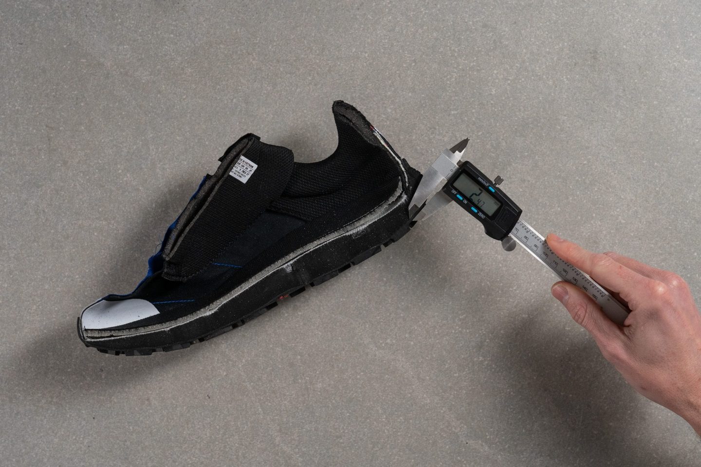 Cut in half: Salomon Thundercross Review (2023) | RunRepeat
