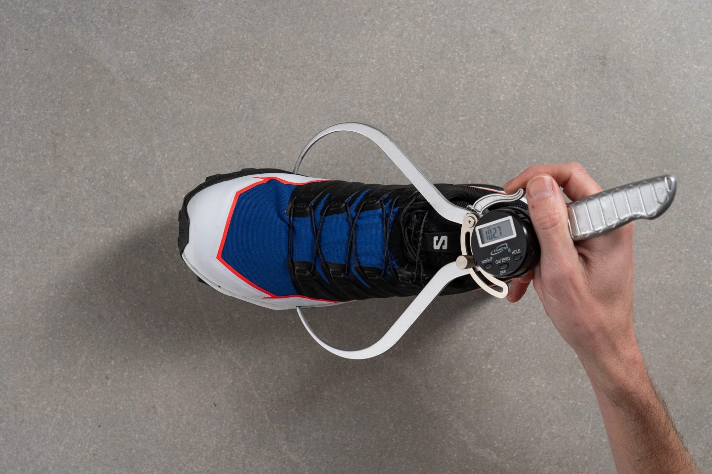 Cut in half: Salomon Thundercross Review | RunRepeat