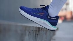 Cut in half: Altra Paradigm 7 Review | RunRepeat