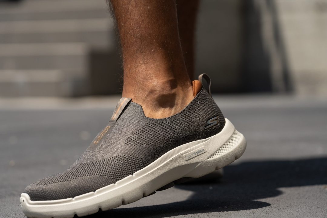 Cut in half: Skechers GO WALK 6 Review | RunRepeat