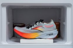 Cut in half: Brooks Hyperion Elite 4 Review (2024) | RunRepeat