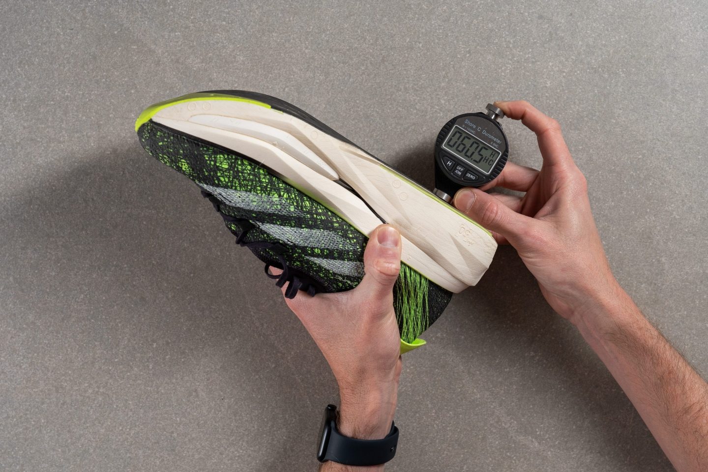 Cortadas por la mitad: Análisis y review de las Adidas Adizero Prime X ...