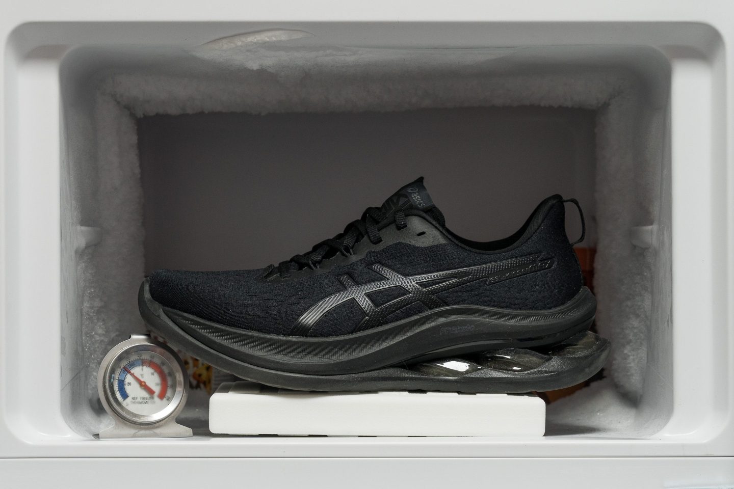 Cut in half: ASICS Gel Kinsei Max Review (2025) | RunRepeat