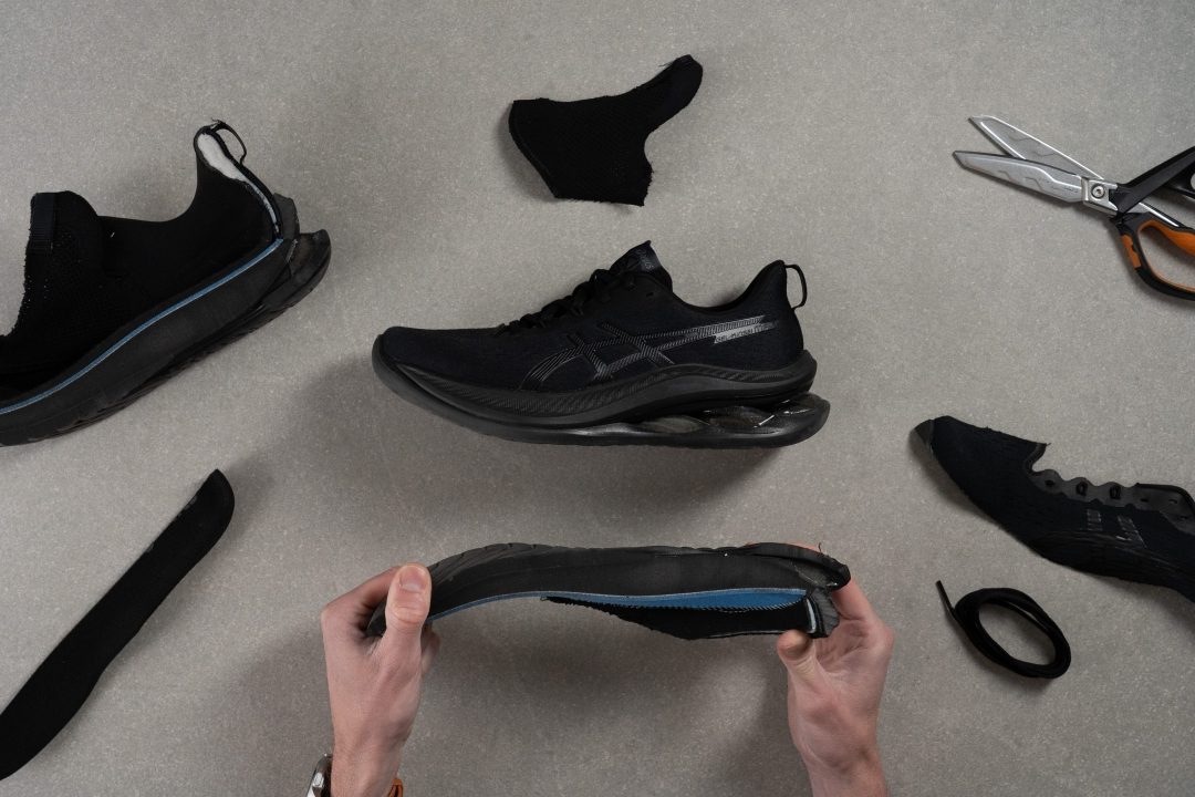 Cut in half: ASICS Gel Kinsei Max Review (2025) | RunRepeat